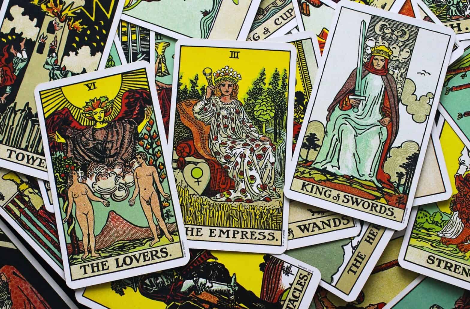 Your Tarot Guide: Intro to Tarot Meanings - Tarot Technique