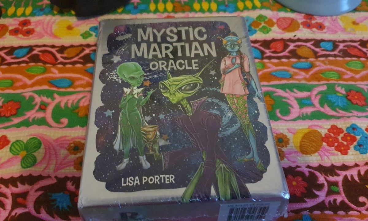 Mystic Martians Oracle Deck Review - Tarot Technique